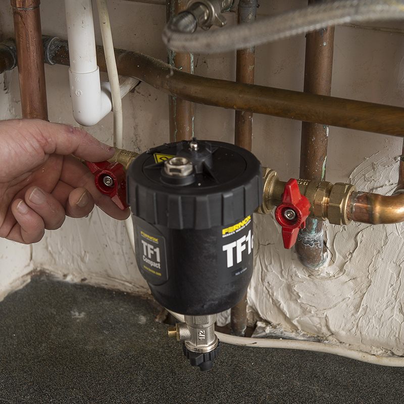 FERNOX TF1 Compact Filter GZ 1″ z zaworami 1″ + Inhibitor F9 500ml ...